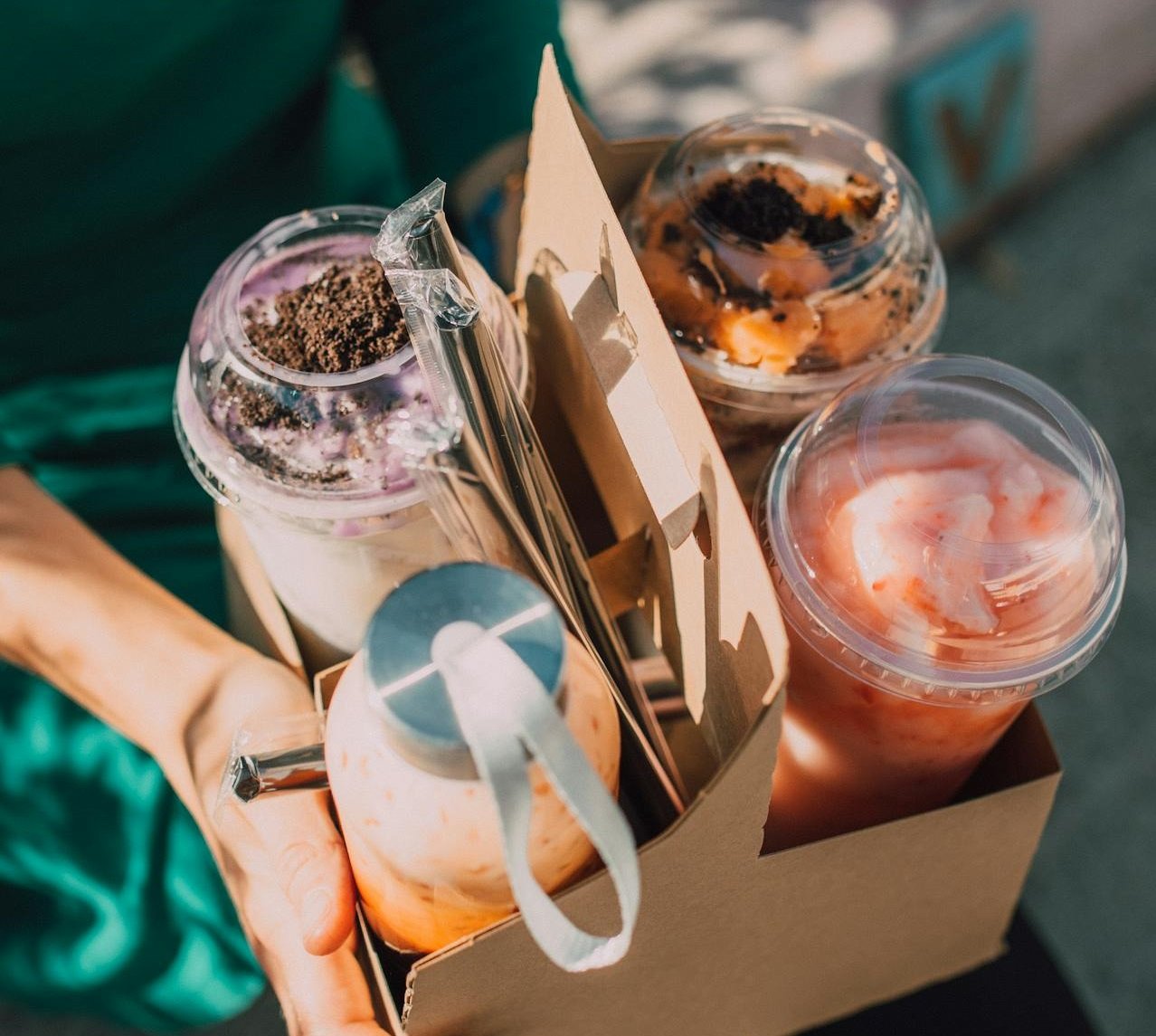 Modal Tipis Tetap Laris? Intip 5 Tips Jualan Minuman Biar Untungnya Manis!